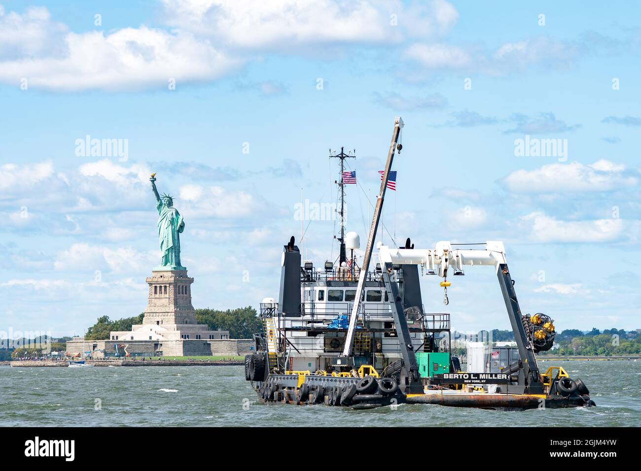 Actual statue hi-res stock photography and images - Alamy