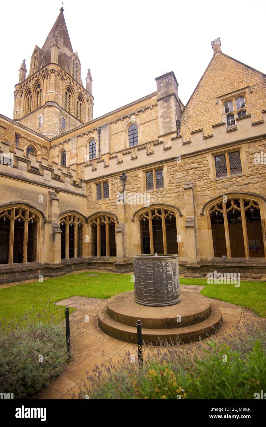 Oxford college cloister hi-res stock photography and images - Alamy