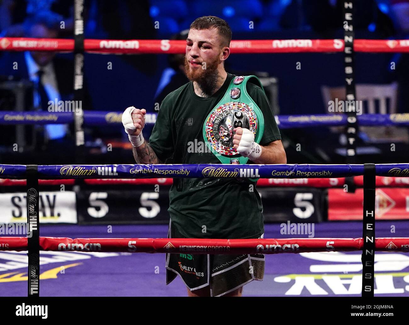 Sam Eggington celebrates victory against Bilel Jkitou in the World ...