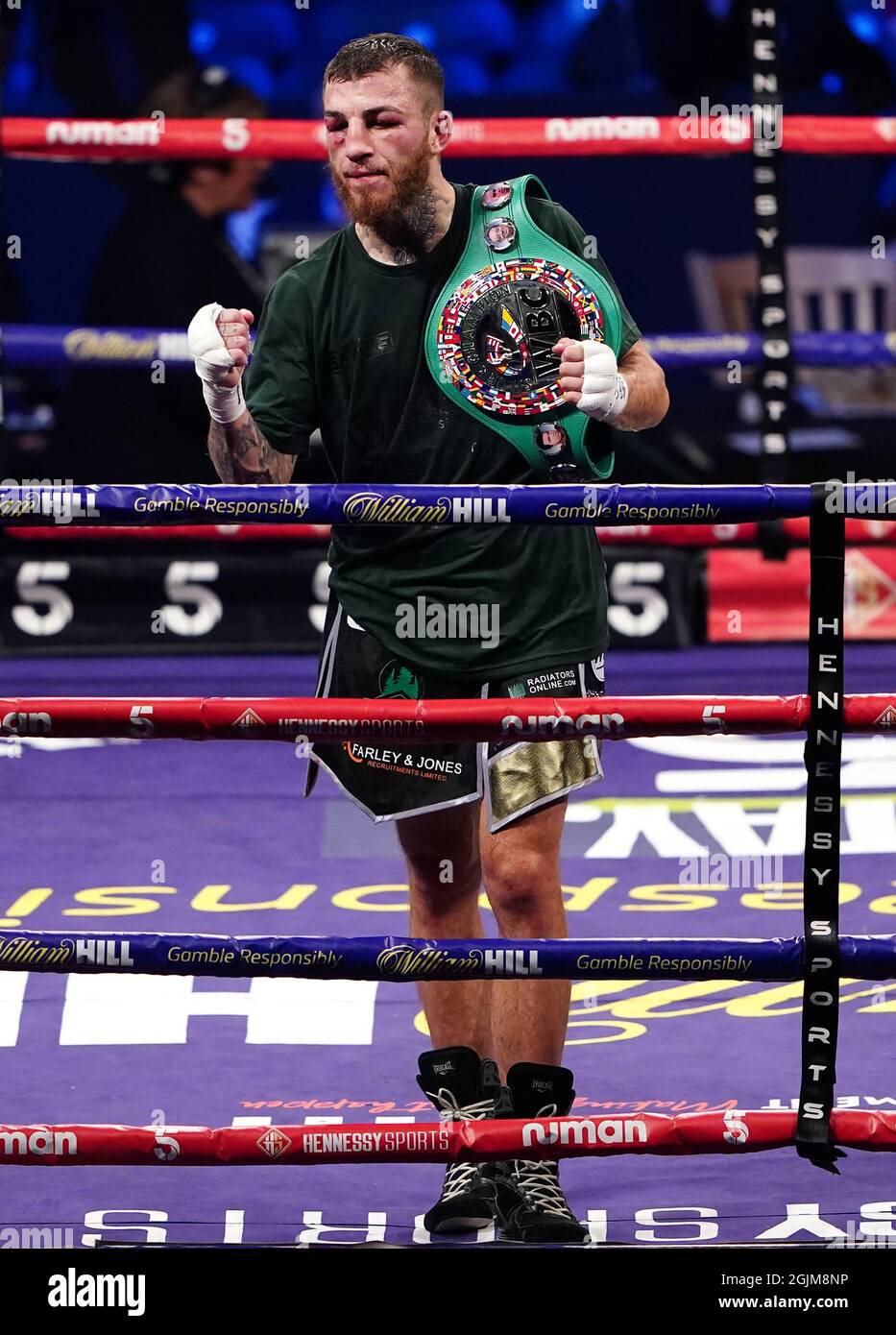 Sam Eggington celebrates victory against Bilel Jkitou in the World ...