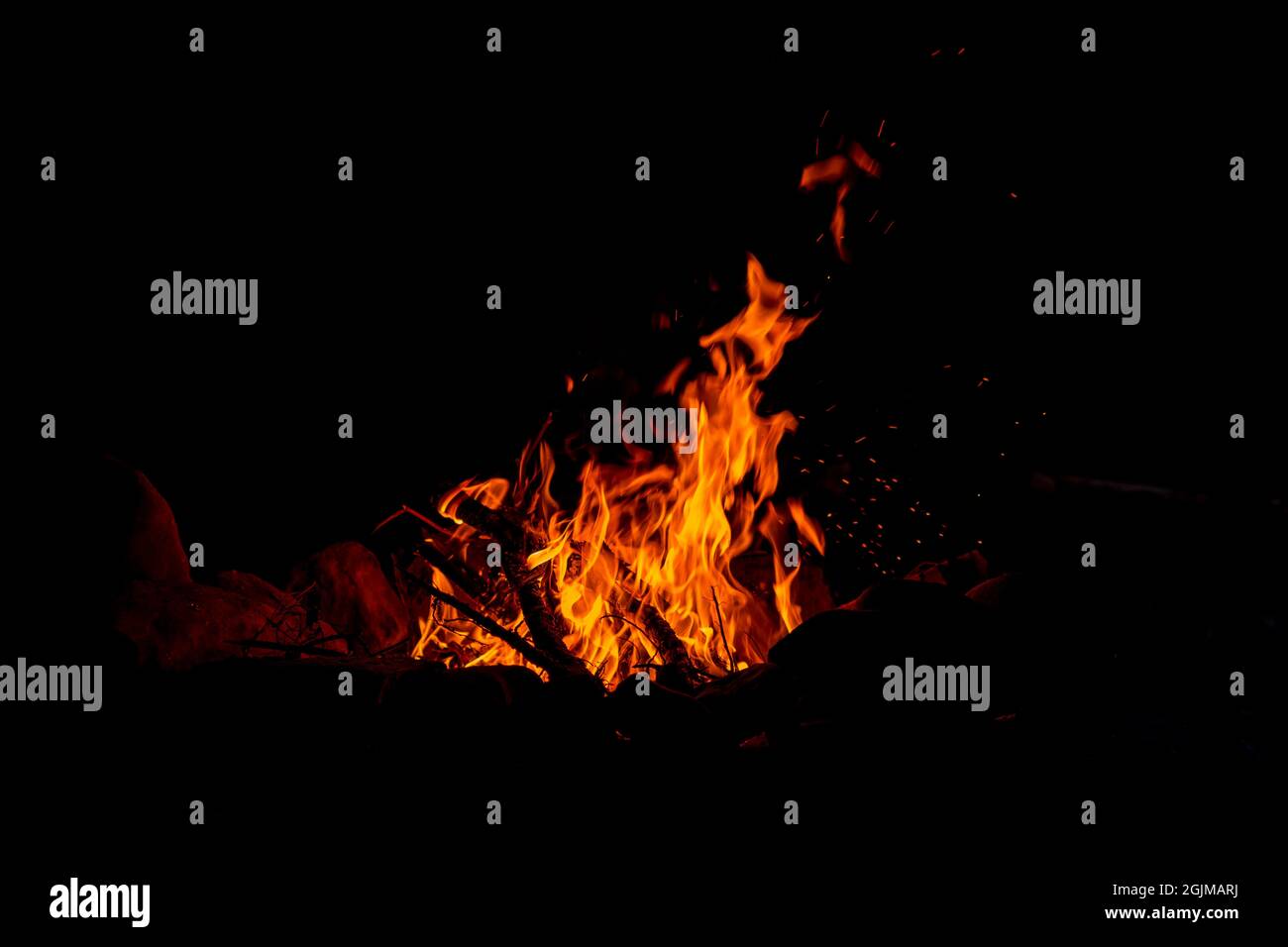 Orange campfire hi-res stock photography and images - Alamy