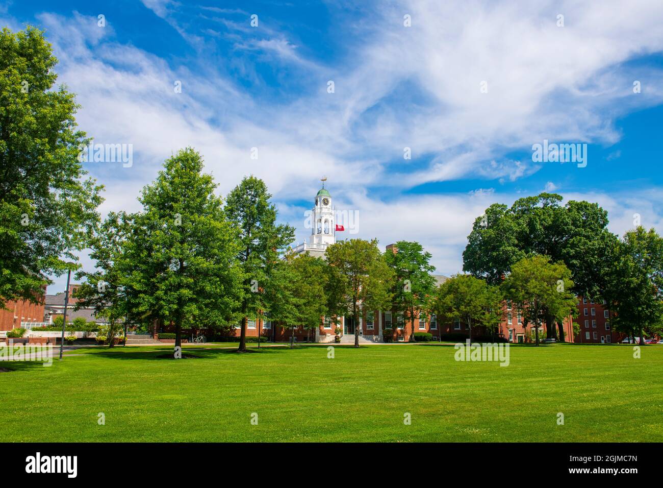 Academy Building of Phillips Exeter Academy in historic town center of ...