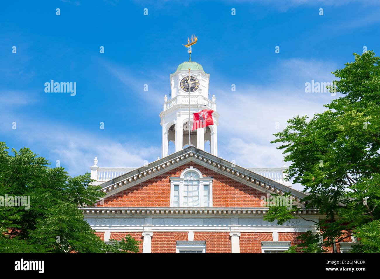 Academy Building of Phillips Exeter Academy in historic town center of ...