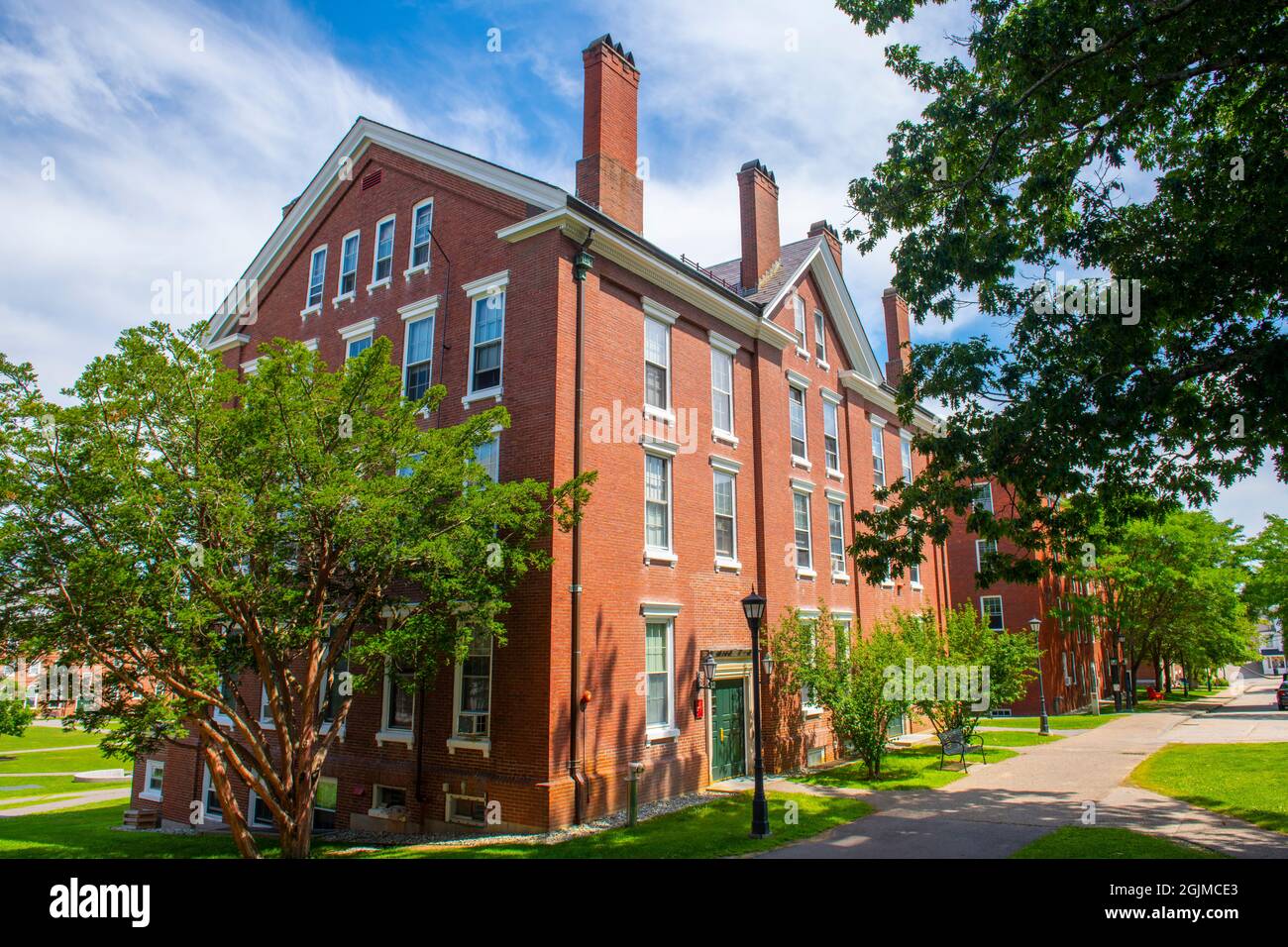 Abbot Hall of Phillips Exeter Academy in historic town center of Exeter ...