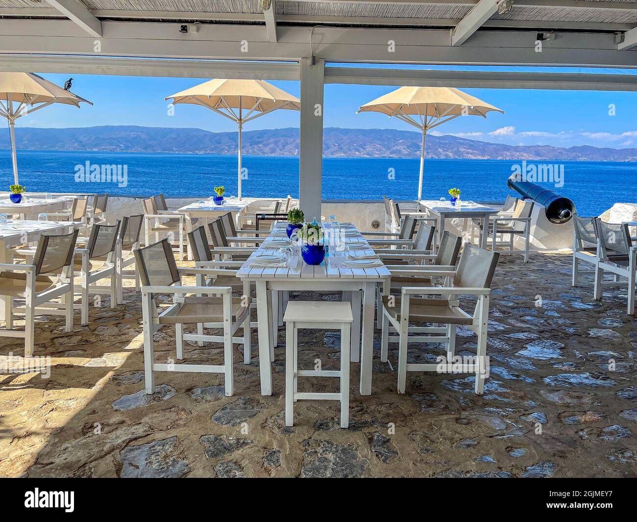 Hydra restaurants hi-res stock photography and images - Alamy