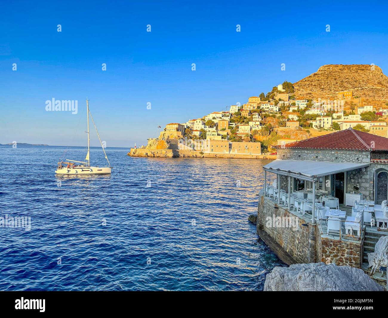 Hydra restaurants hi-res stock photography and images - Alamy