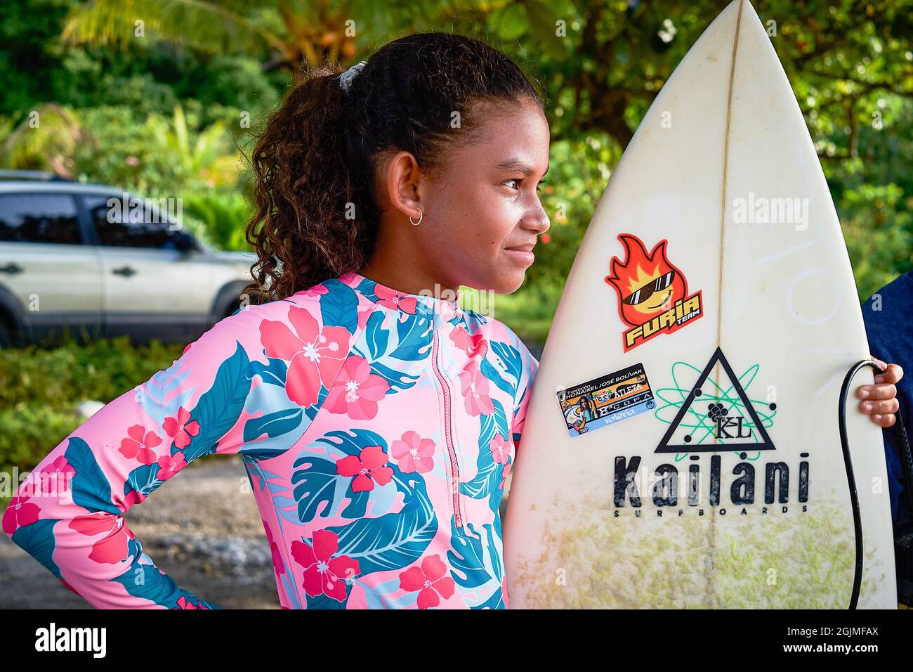 Cleaning beaches hi-res stock photography and images - Alamy
