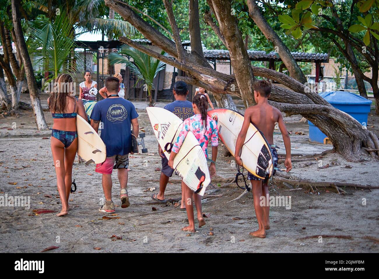 Cleaning beaches hi-res stock photography and images - Alamy
