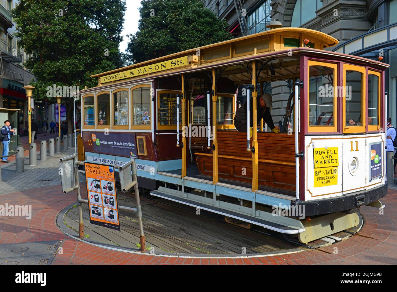 Antique Cable Car Powell Mason Line on turntable at Powell Street ...