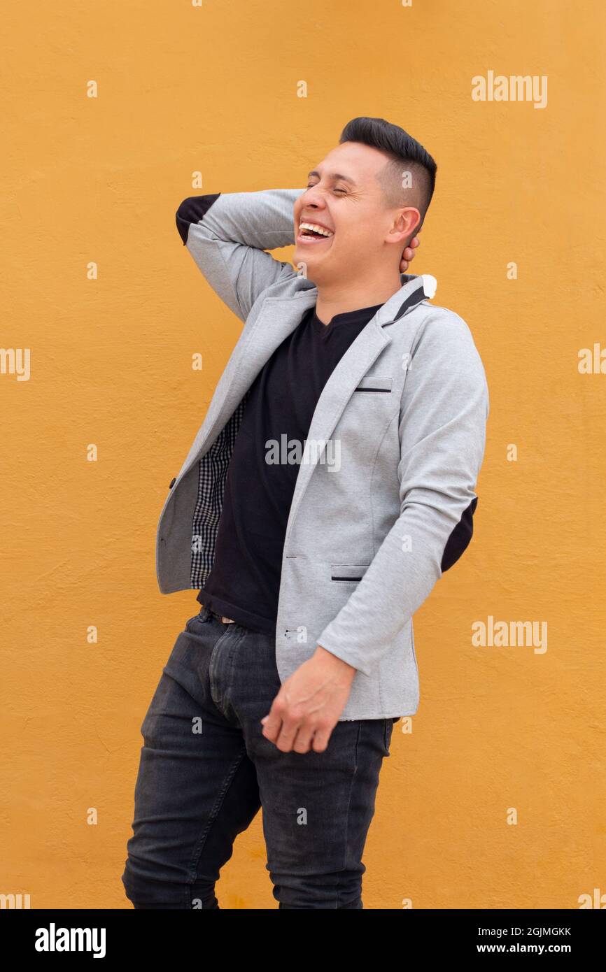 Laugh side by side hi-res stock photography and images - Alamy