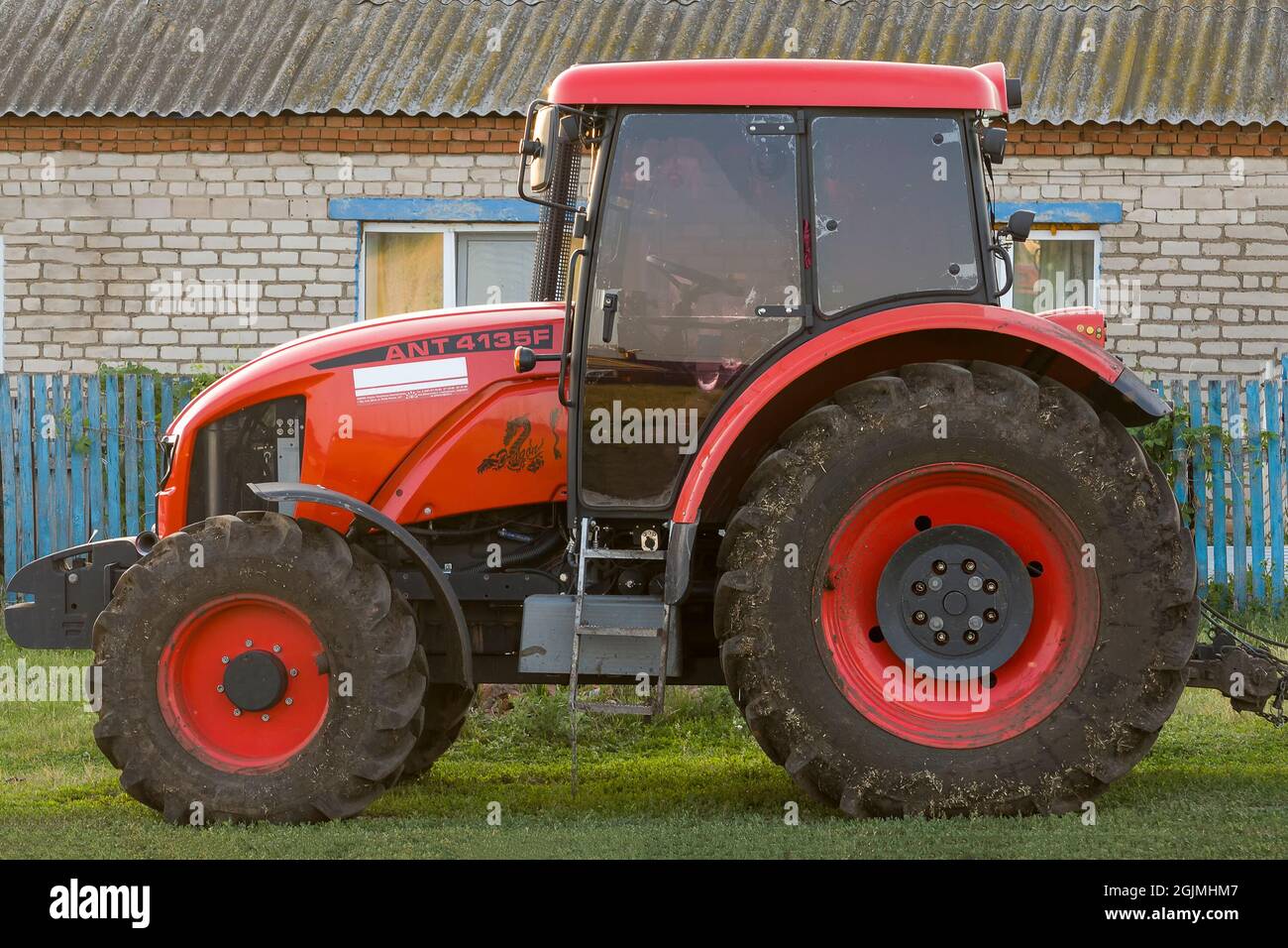 Horizontal shot heavy red hi-res stock photography and images - Alamy