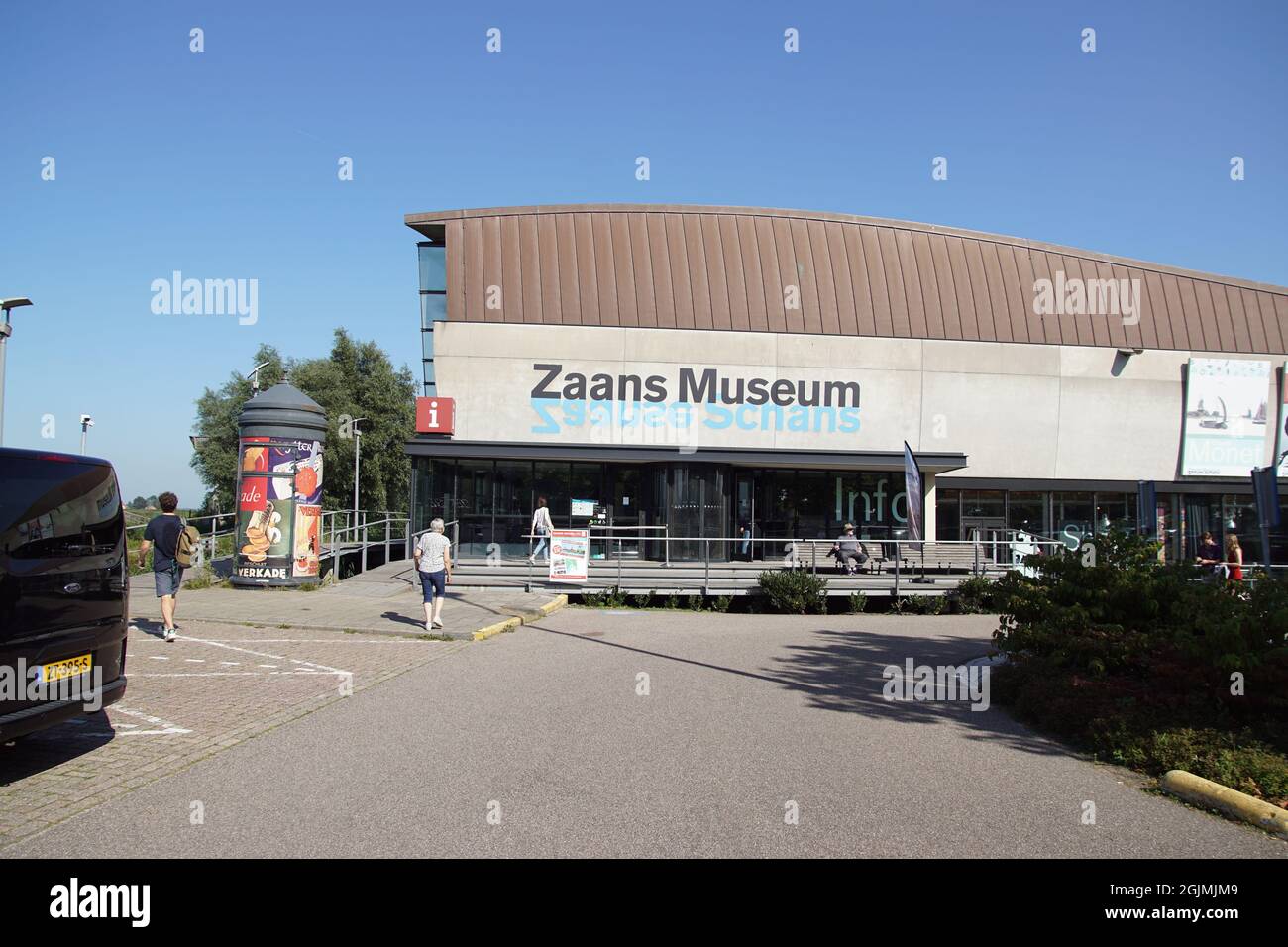 Cultural-historical Zaans Museum building near the Dutch open air ...
