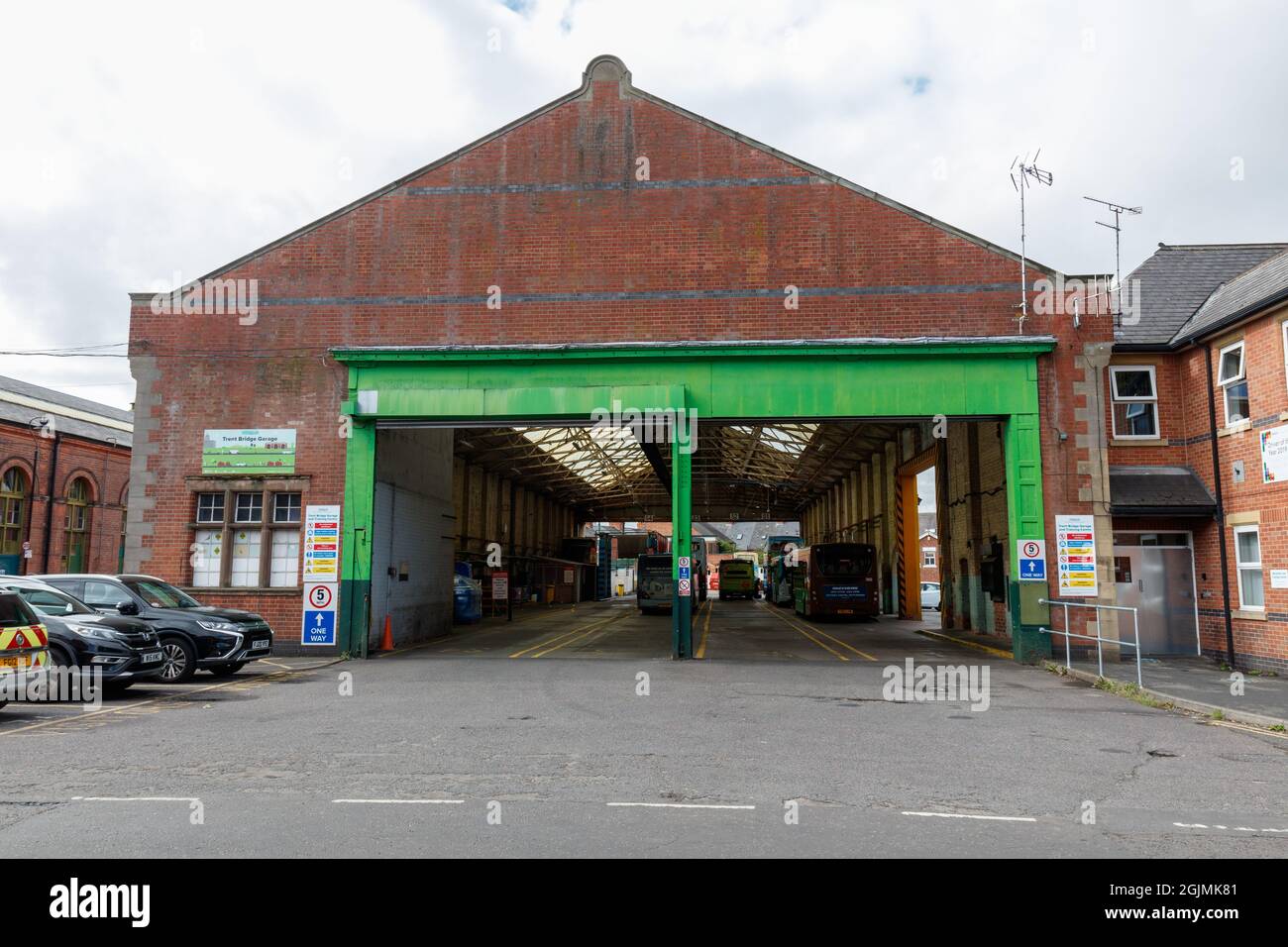 Nottingham bus hi-res stock photography and images - Alamy