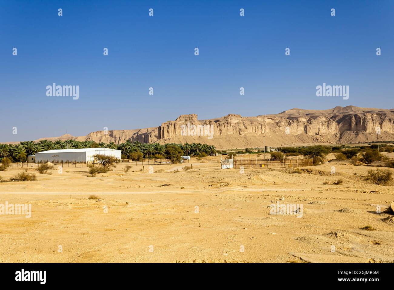 Tuwaiq hi-res stock photography and images - Alamy