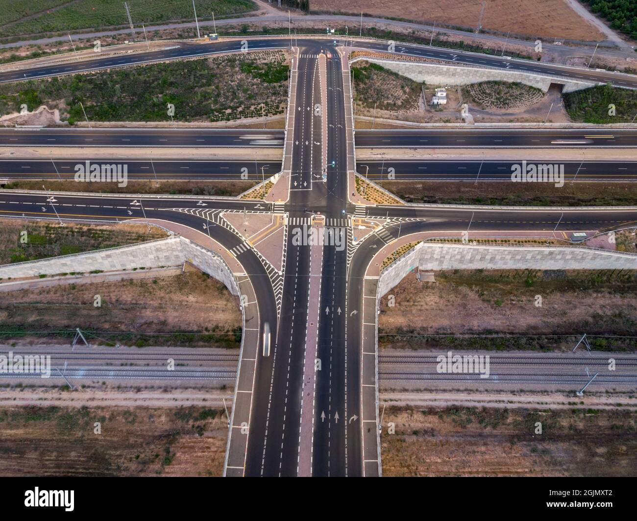 Highway top view interchange hi-res stock photography and images - Alamy