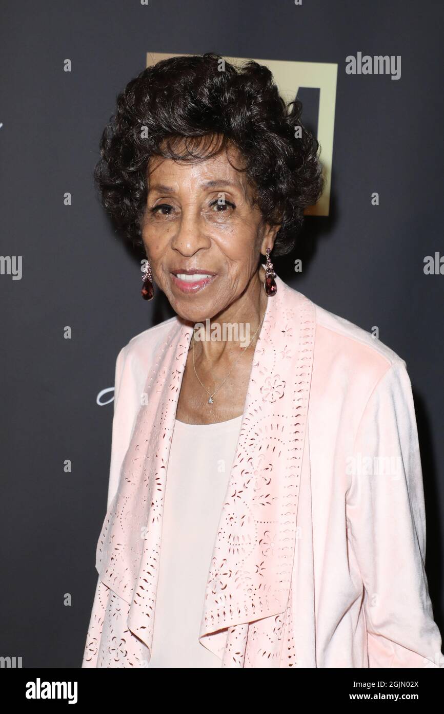 How Old Is Actress Marla Gibbs 60 Photos Moonagedaydream Film