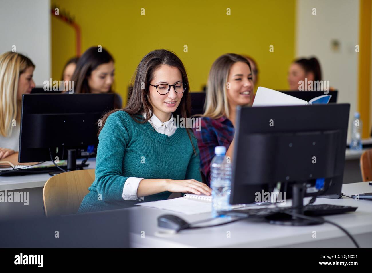Talking front of classroom hi-res stock photography and images - Alamy