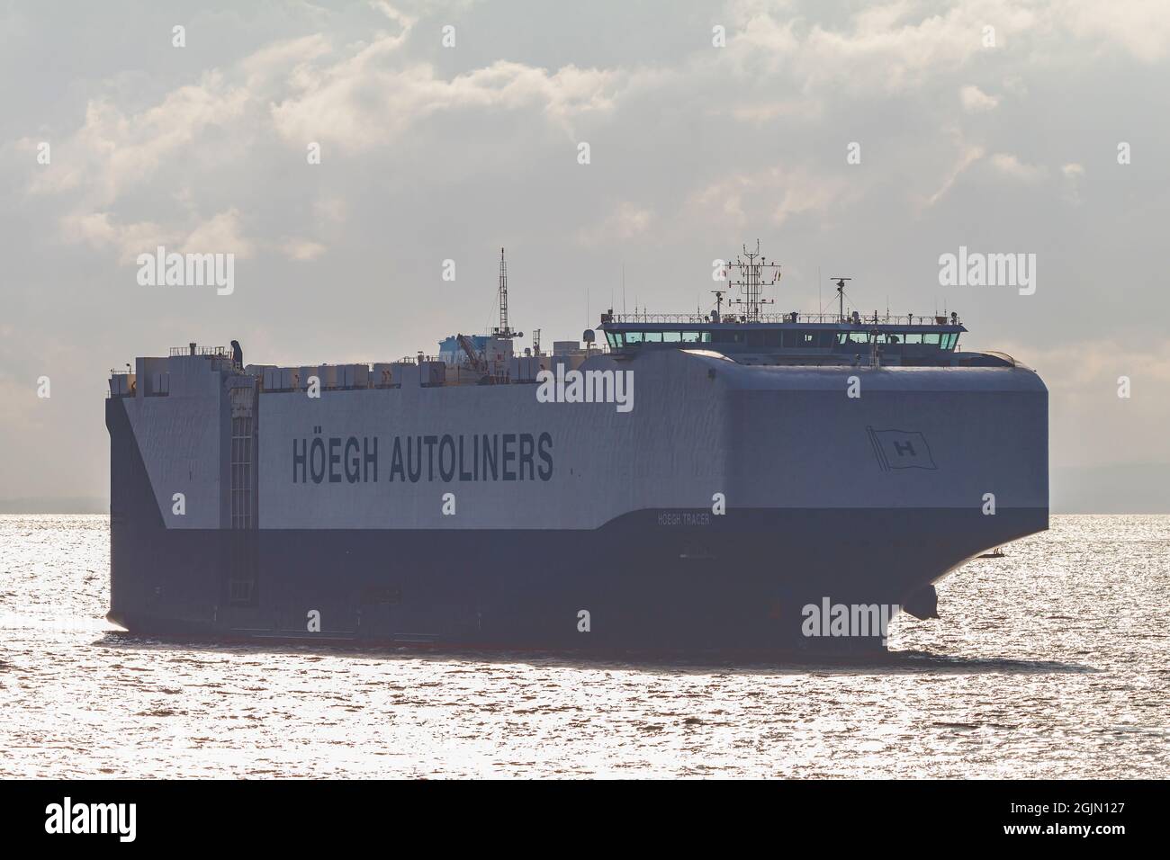 RoRo Hoegh Tracer heading to Royal Portbury docks Stock Photo - Alamy