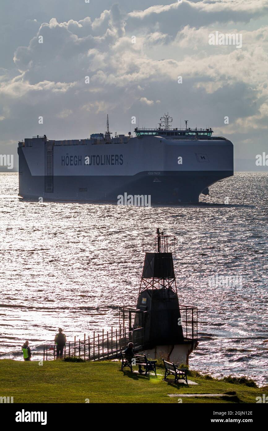 RoRo Hoegh Tracer heading to Royal Portbury docks Stock Photo - Alamy