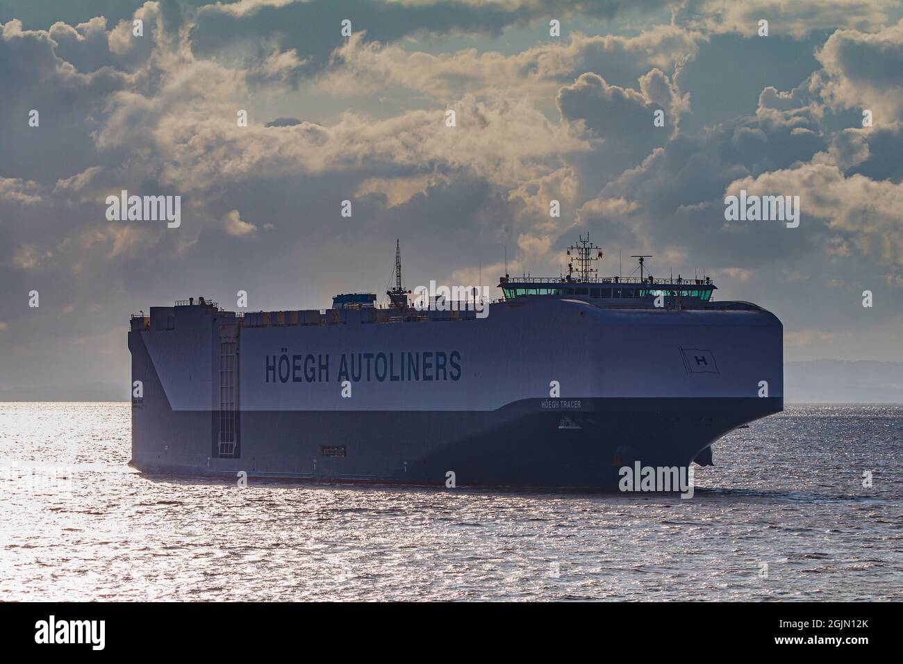 RoRo Hoegh Tracer heading to Royal Portbury docks Stock Photo - Alamy