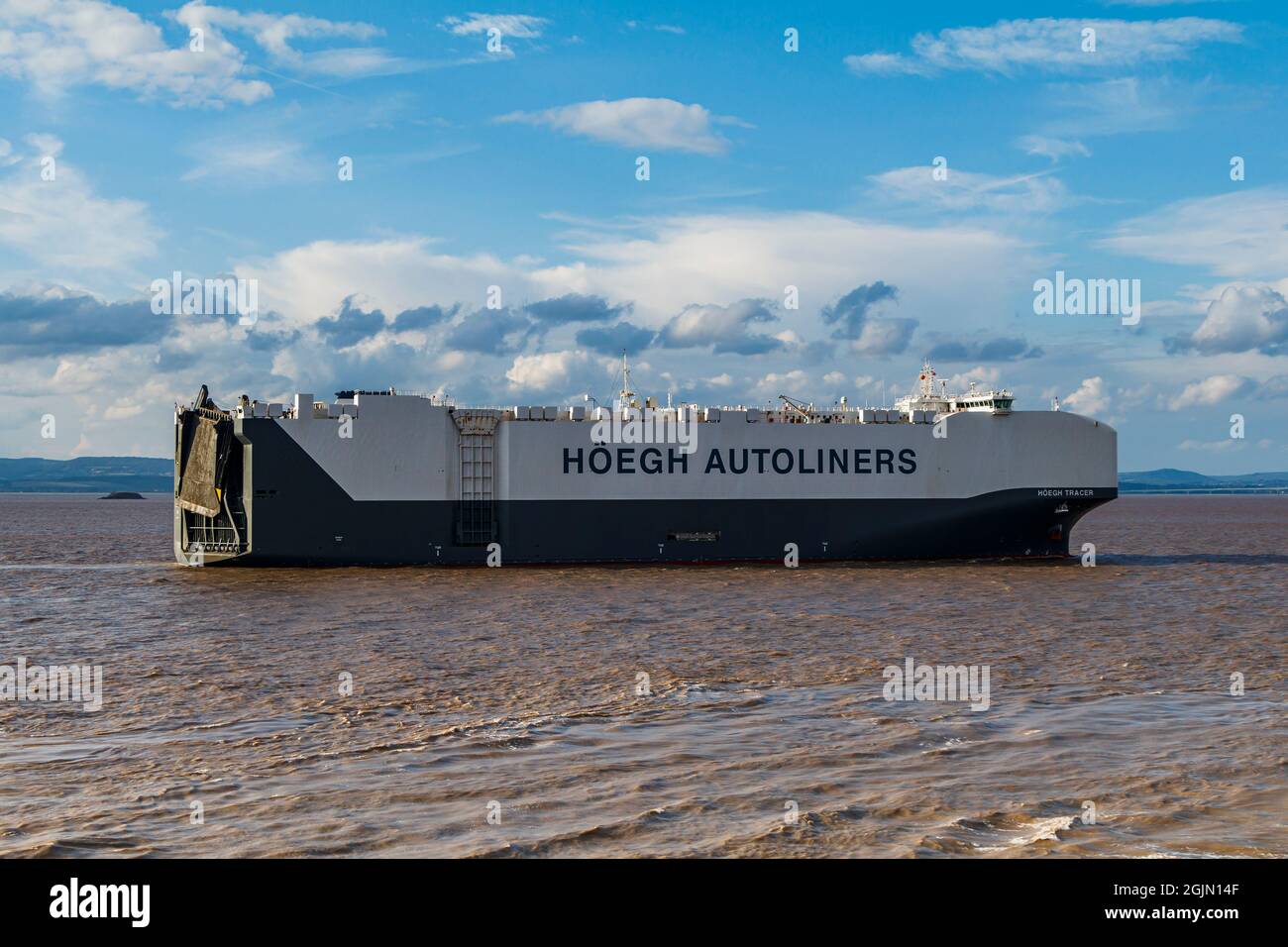 RoRo Hoegh Tracer heading to Royal Portbury docks Stock Photo - Alamy