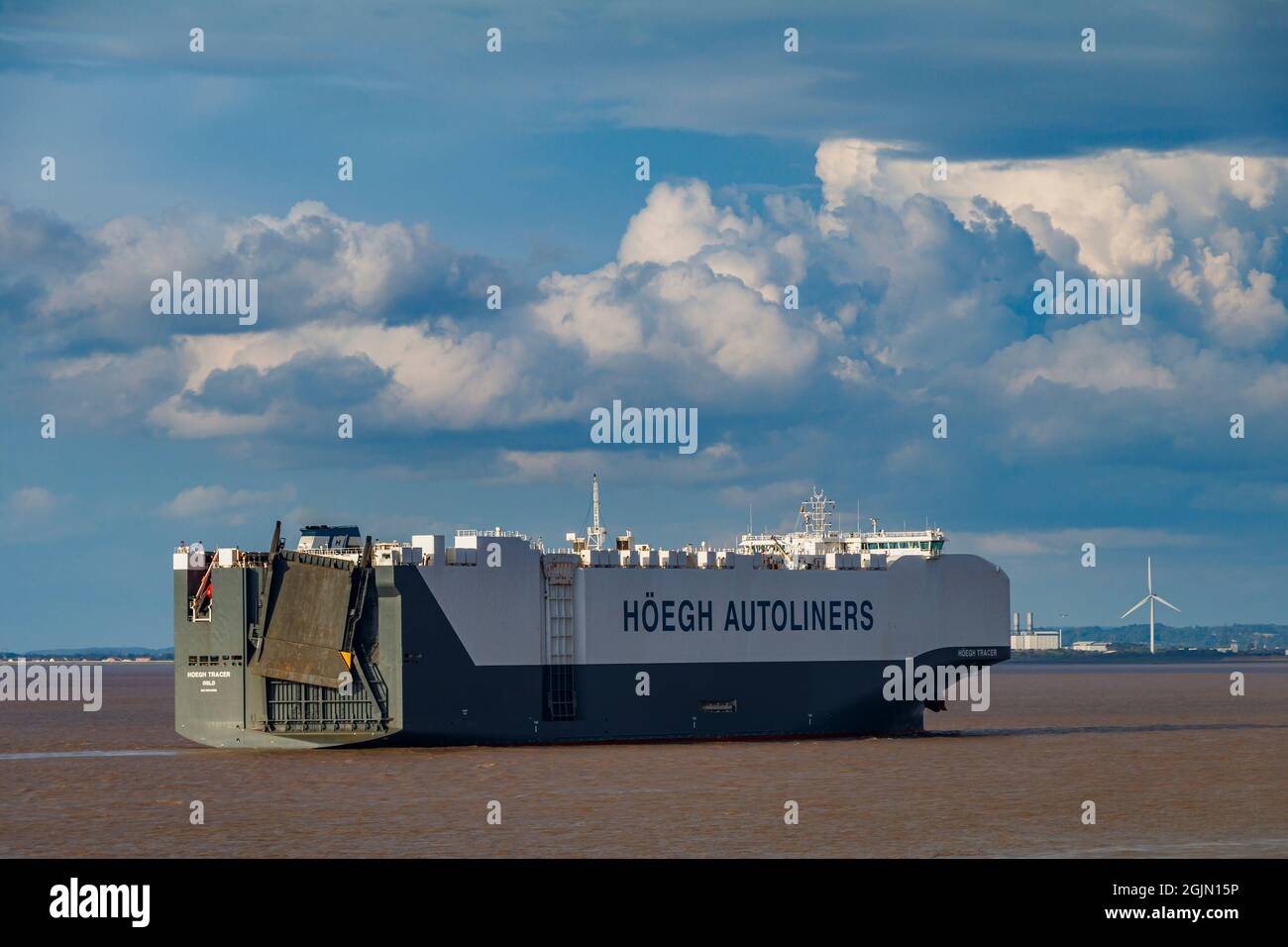 RoRo Hoegh Tracer heading to Royal Portbury docks Stock Photo - Alamy