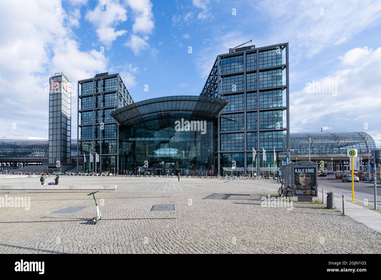 Entrance to the central station hi-res stock photography and images - Alamy