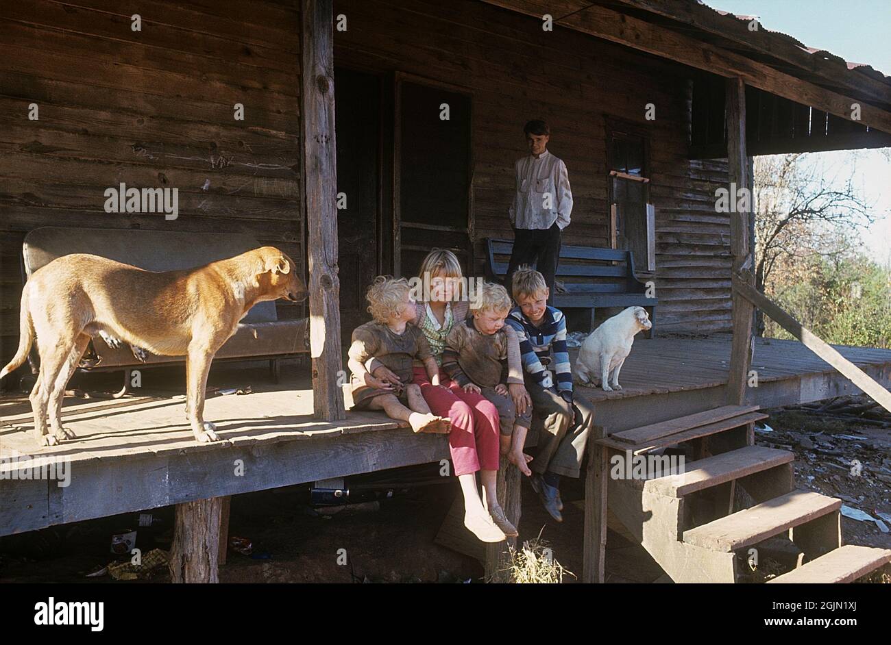 Poverty usa family hi-res stock photography and images - Alamy