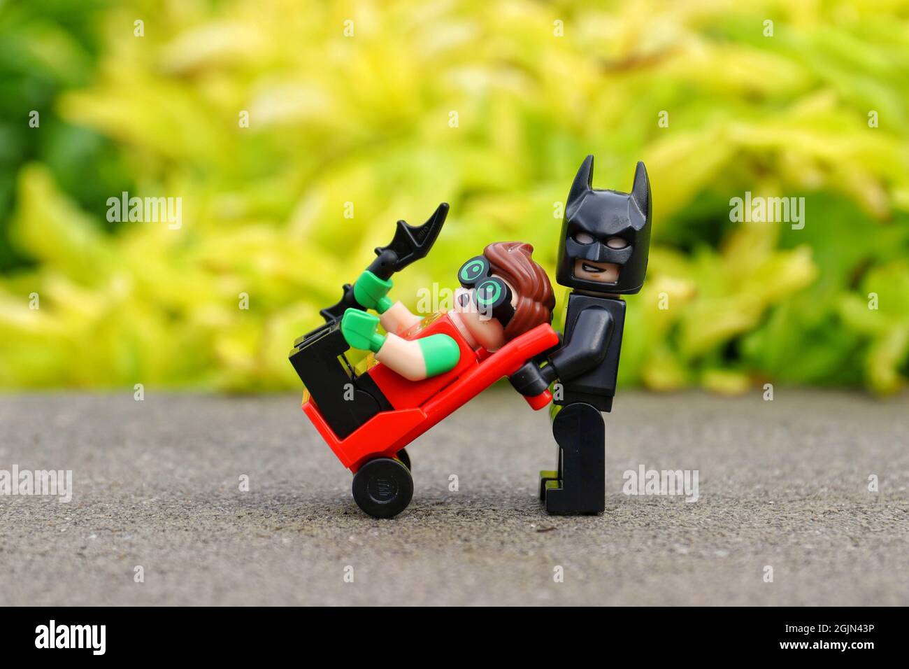 Batman and robin hi-res stock photography and images - Alamy