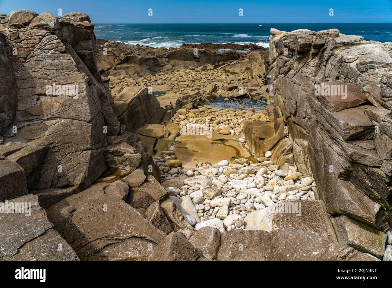Die Felsen der rosa Granitküste Côte de Granit Rose auf der Insel Ile ...