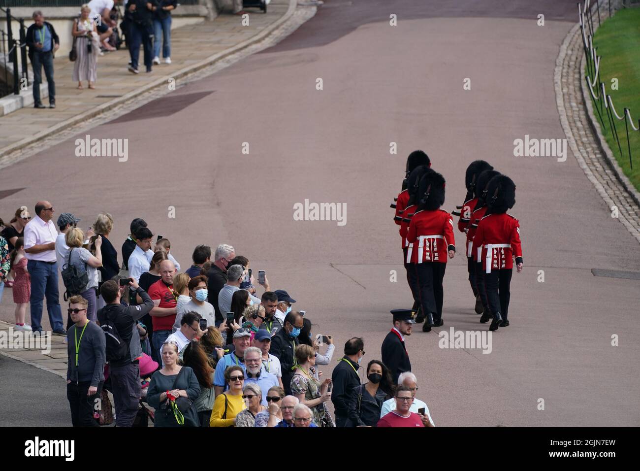 Windsor Castle Guard Change Hi Res Stock Photography And Images Alamy
