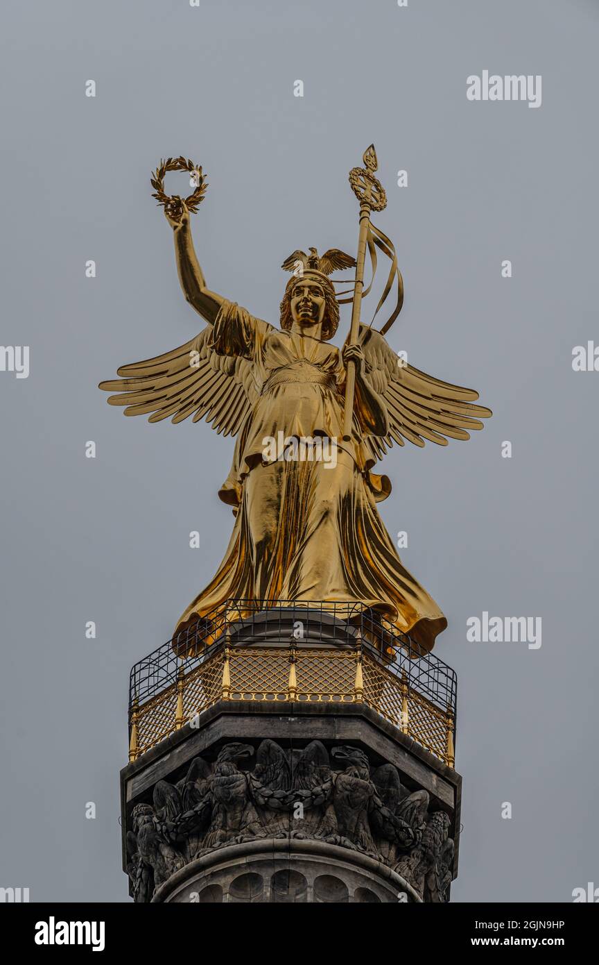 Wings column hi-res stock photography and images - Alamy