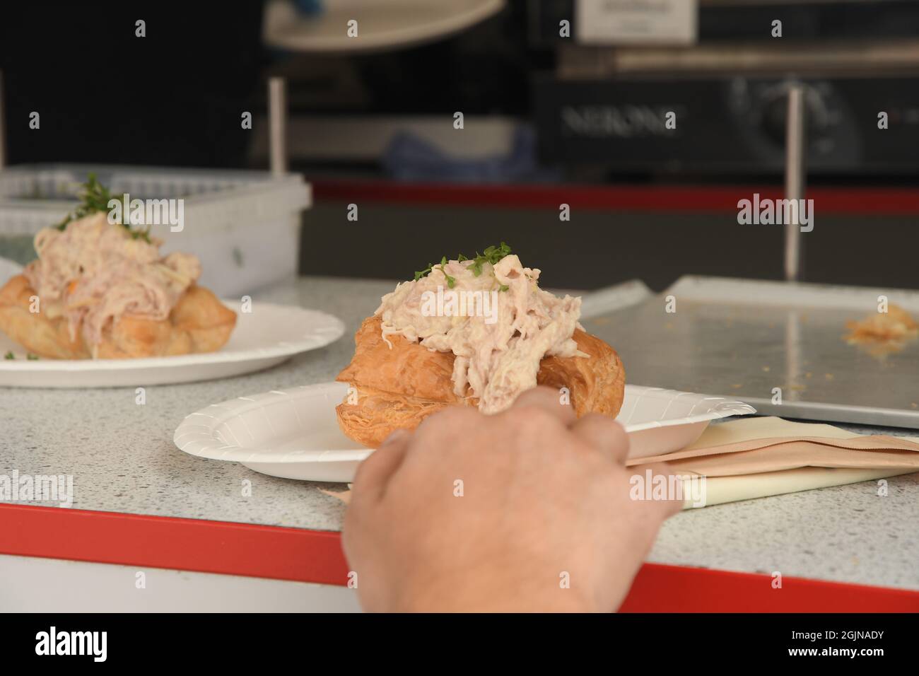 People eat patty shell hi-res stock photography and images - Alamy