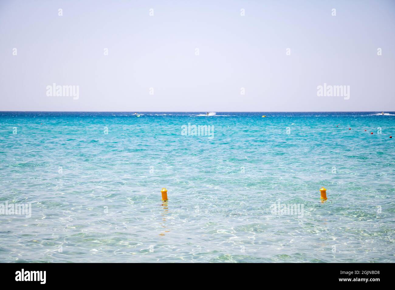 Empty sandy coast sea hi-res stock photography and images - Alamy