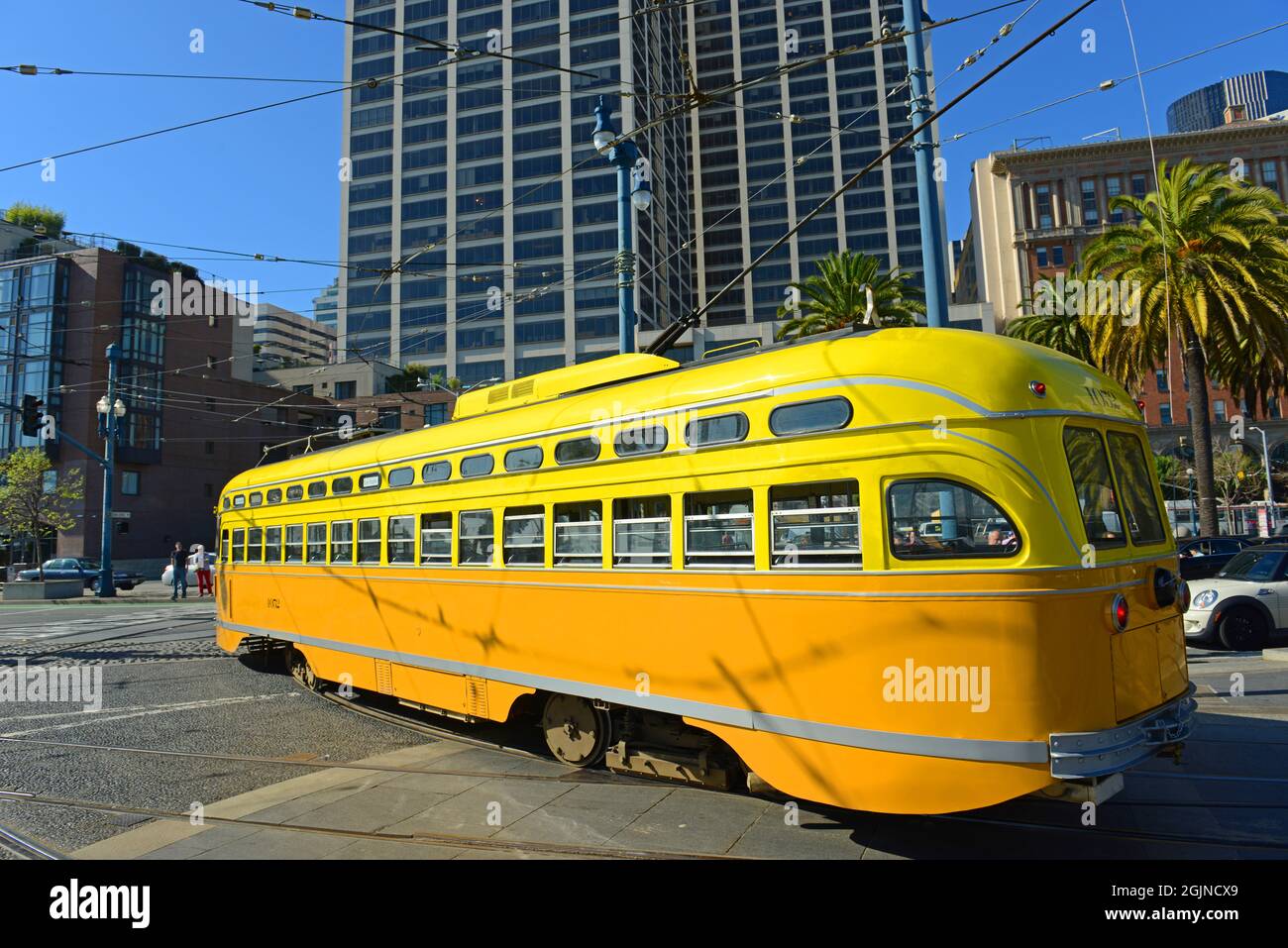 F-line Antique PCC streetcar No.1052 Los Angeles on Embarcadero and ...