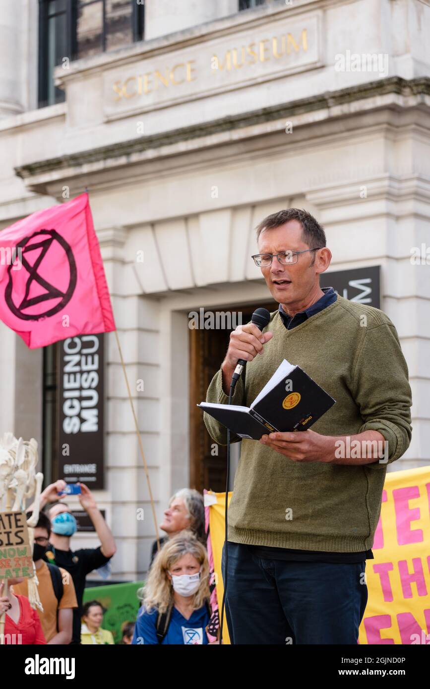 London, UK. 29th Aug, 2021. Extinction Rebellion Scientists outreach ...
