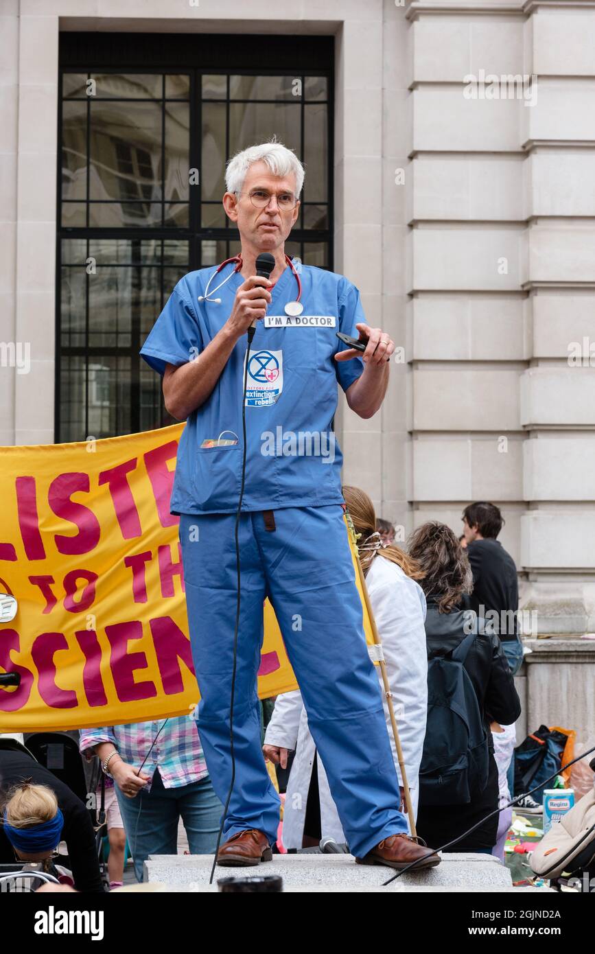 London, UK. 29th Aug, 2021. Extinction Rebellion Scientists outreach ...