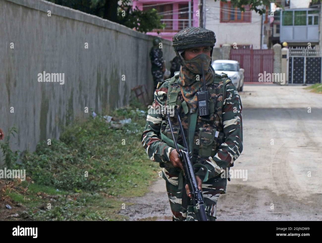 Srinagar, India. 10th Sep, 2021. Indian paramilitary soldiers stand ...