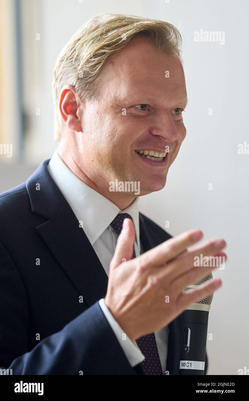 Ebs hi-res stock photography and images - Alamy