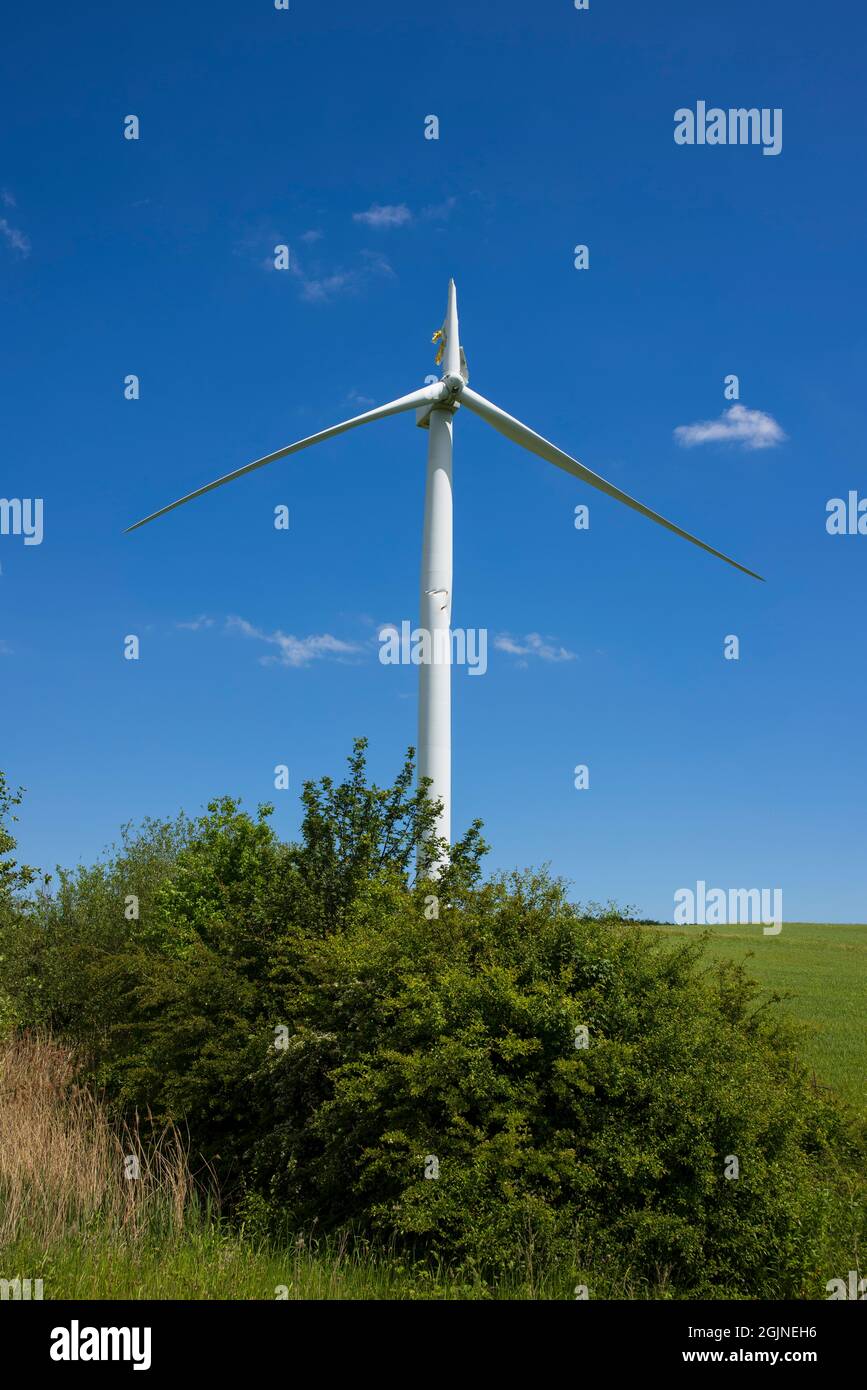 Broken wind turbine at EDF Energy’s Park Spring Wind Farm, near ...