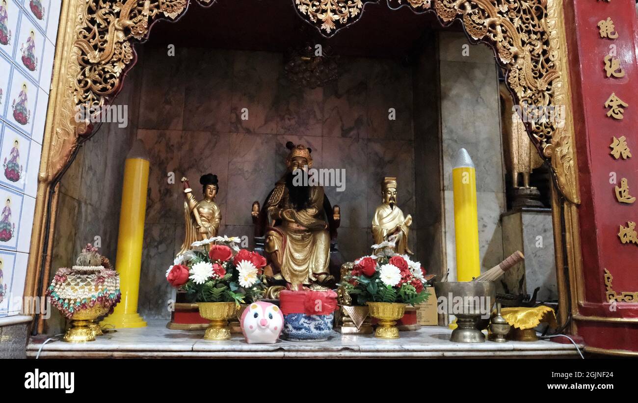 Wat Lokanukroh Chua Tu Te Shrine Chinatown Bangkok Thailand a small ...