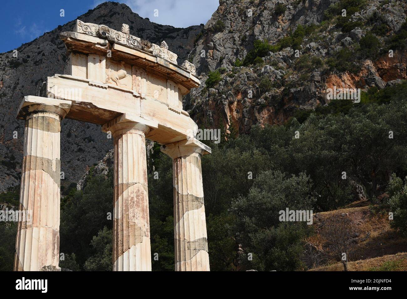 Delphi sculptures hi-res stock photography and images - Alamy