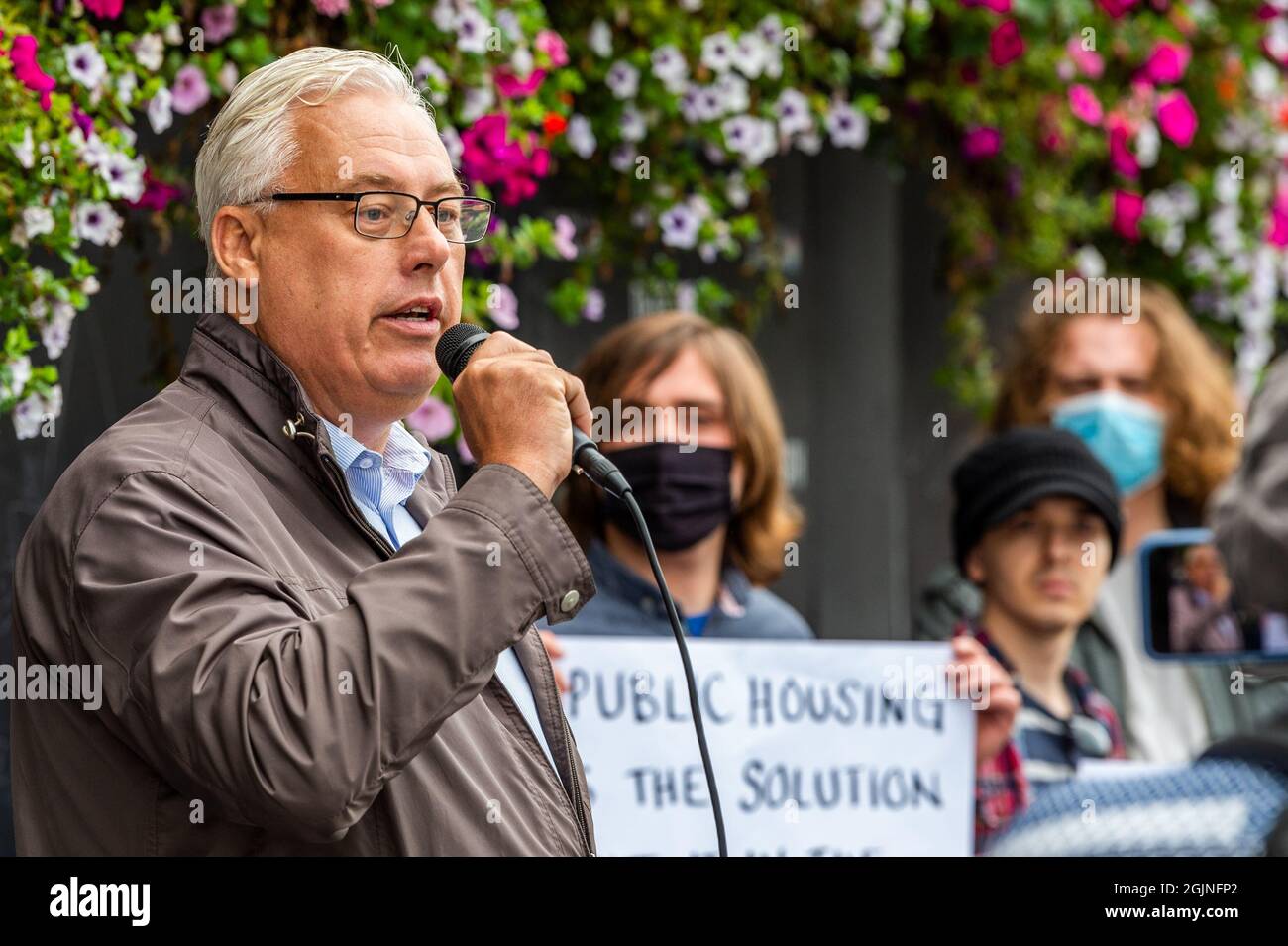 Sinn fein housing hi-res stock photography and images - Alamy