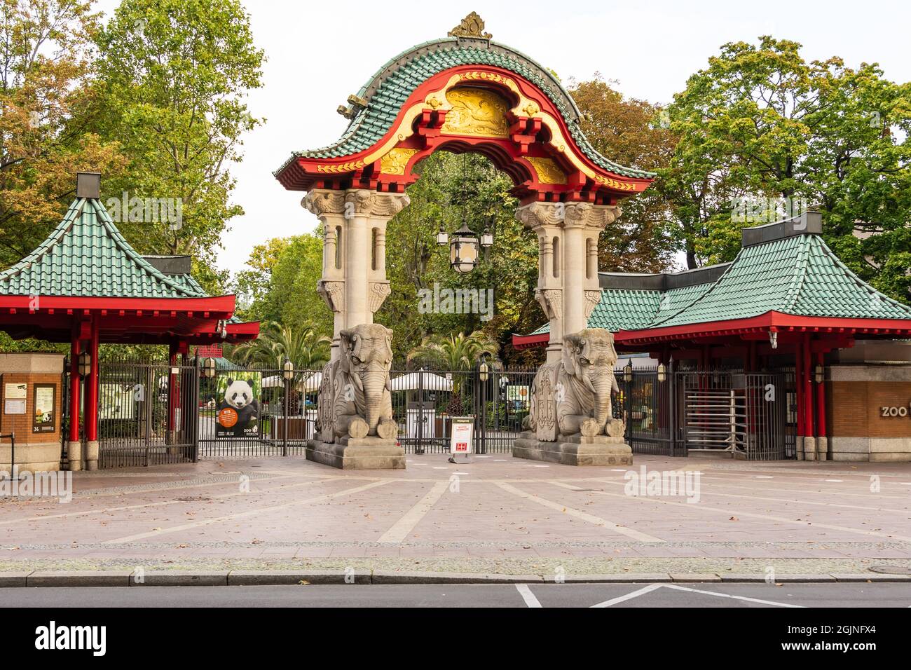 Entrance from Berlin Zoo Stock Photo - Alamy