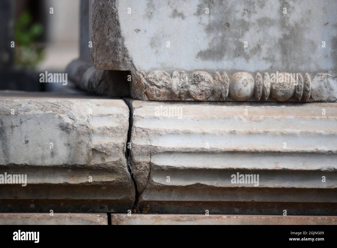 Stylobate High Resolution Stock Photography and Images - Alamy