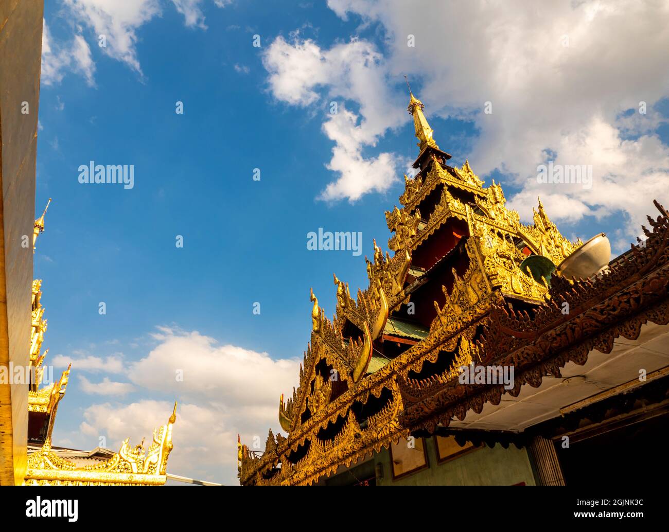Pyramidal roof hi-res stock photography and images - Alamy