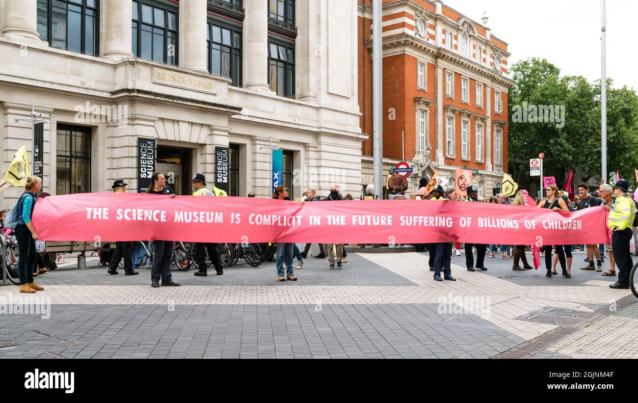 London, UK. 29th Aug, 2021. Extinction Rebellion Scientists outreach ...