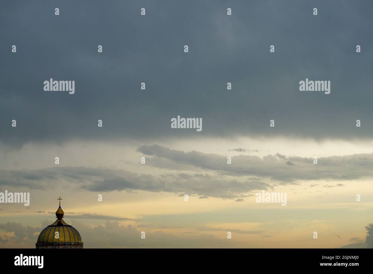 Christian church golden dome hi-res stock photography and images - Alamy
