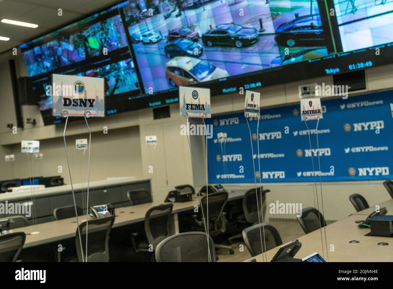 Joint operations center hi-res stock photography and images - Alamy