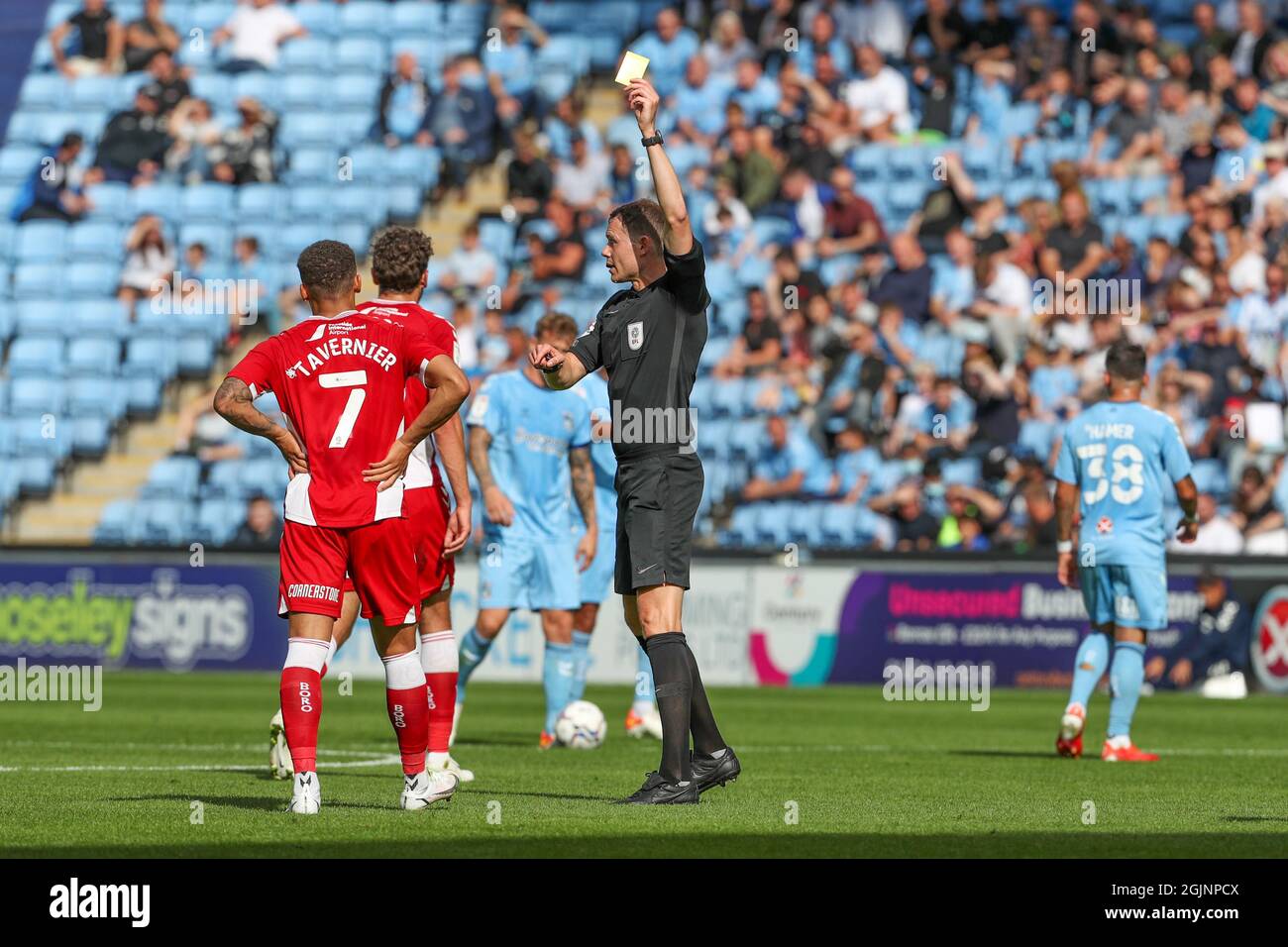 Leigh doughty referee hi-res stock photography and images - Alamy
